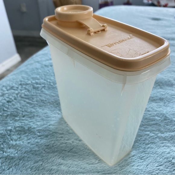 Tupperware | Kitchen | Tupperware Stor N Pour | Poshmark